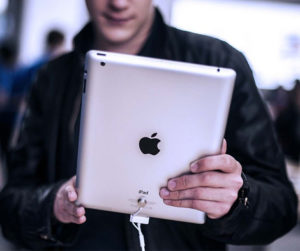 [ลืออีก] Apple จ่อพัฒนา iPad ขนาด 12.9 นิ้ว สำหรับเปิดตัวปี 2015 - techhub