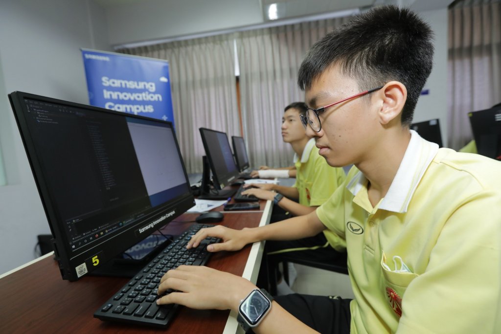 ซัมซุงปั้นเยาวชนในโครงการ Samsung Innovation Campus จากผู้เรียน สู่ผู้ช่วยสอน ส่งต่อความรู้โค้ด ...