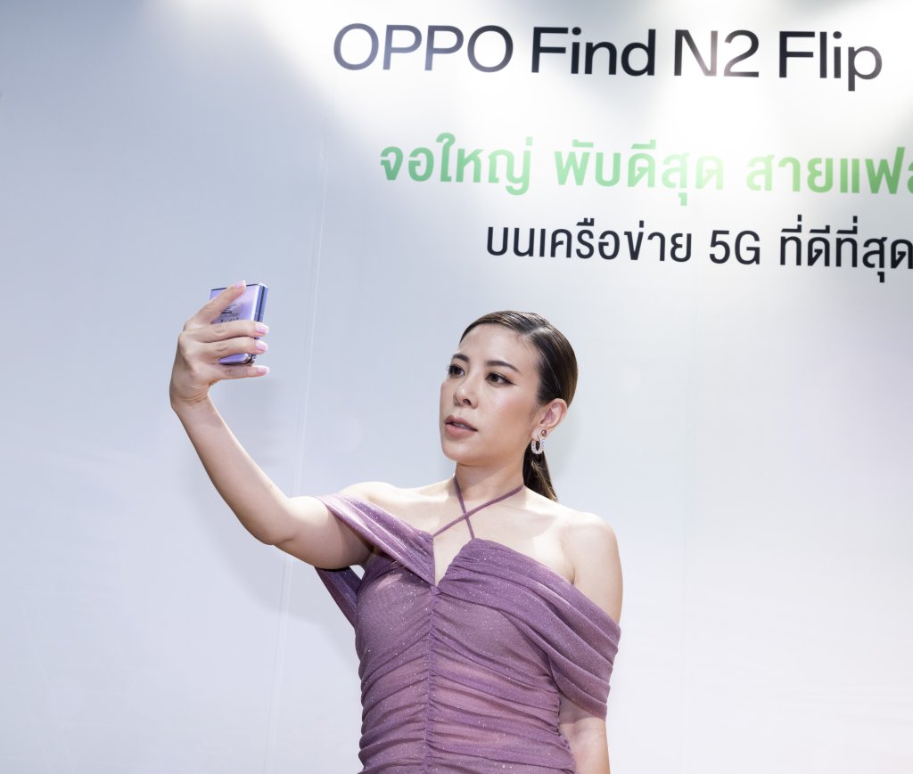ตอบรับเกินต้าน OPPO Find N2 Flip เปิดรับเครื่องวันแรกที่ AIS Shop Flagship Siam Center มอบ ...