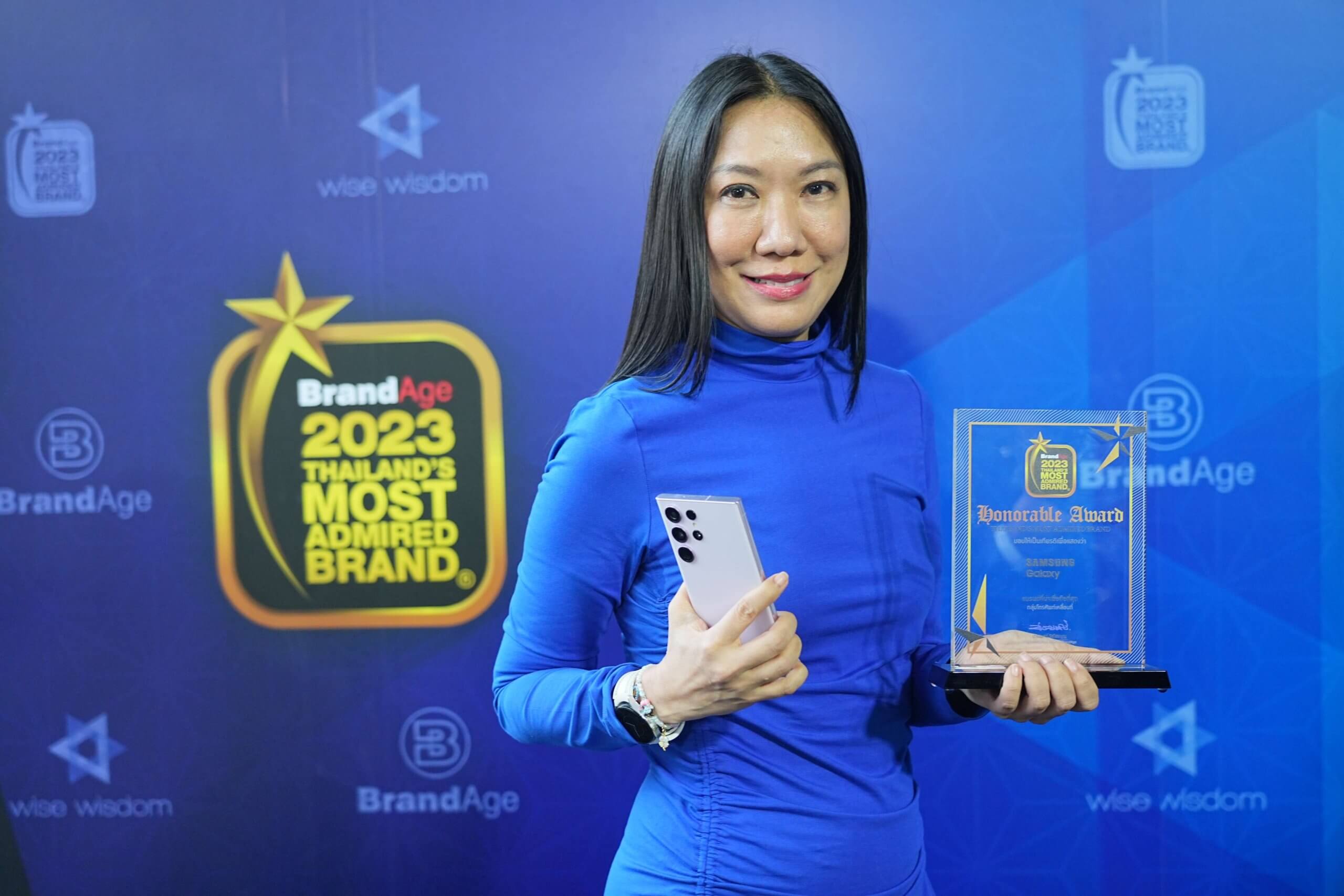 ผู้บริหาร_,สมาร์ทโฟน RE 3 - techhub