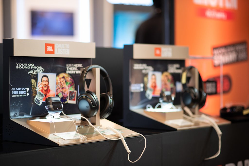 เปิดตัวสินค้า JBL Tour Series หูฟังรุ่นเรือธงล่าสุดจาก JBL พร้อมสัมผัส ...