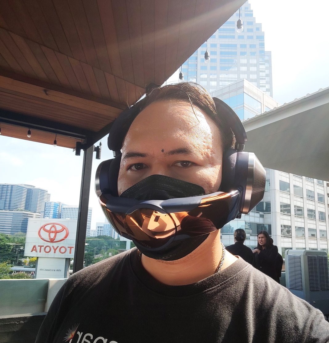 สุดล้ำ พาชมหูฟังไร้สาย Dyson Zone กรองทั้งเสียงและอากาศ