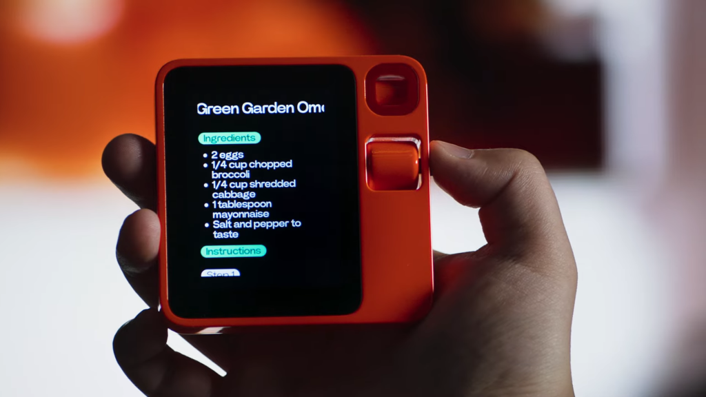 อุปกรณ์ตัวจิ๋ว ผู้ช่วยพกพา Rabbit R1 เข้าถึง AI ได้ทุกที่ทุกเวลา